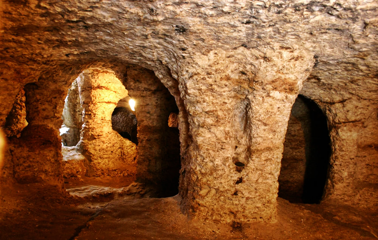 Nggak Melulu Pantai, Ini 5 Pilihan Goa Bawah Tanah Paling Menakjubkan ...